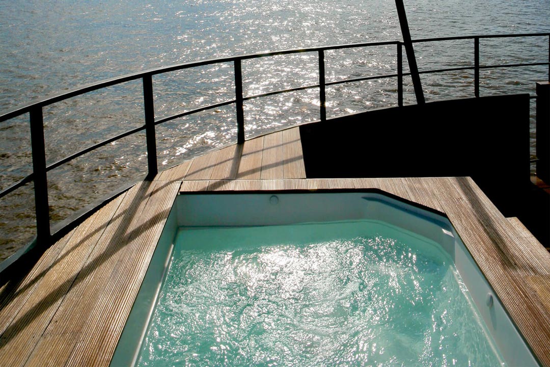 Aria Amazon Cruise Ship Details | Cruise with Points